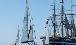 Nave Amerigo Vespucci saluta Ostia e incontra le ‘barche della legalità’ della Lega Navale - www ...